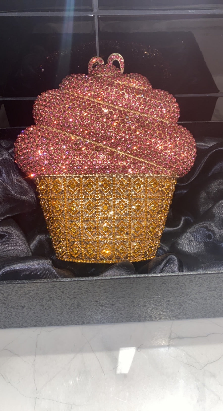ICE CREAM CONE CLUTCH – JC LUXE